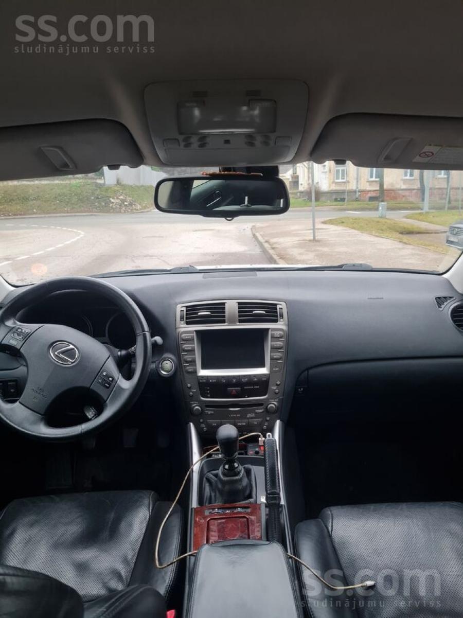 Pelēks Lexus IS 2006 Rīga, ar dzinēja tilpumu 2.20 L un nobraukumu 354 tūkst. km par 2780 €, foto 4 vietnē AUTOMOTO.COM.LV
