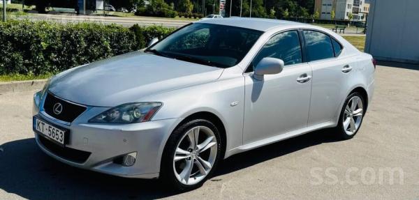Grey Lexus IS 2006 in Riga, with an engine capacity of 2.20 L and mileage of 295 thousand km for 2700 €, photo 1 on AUTOMOTO.COM.LV