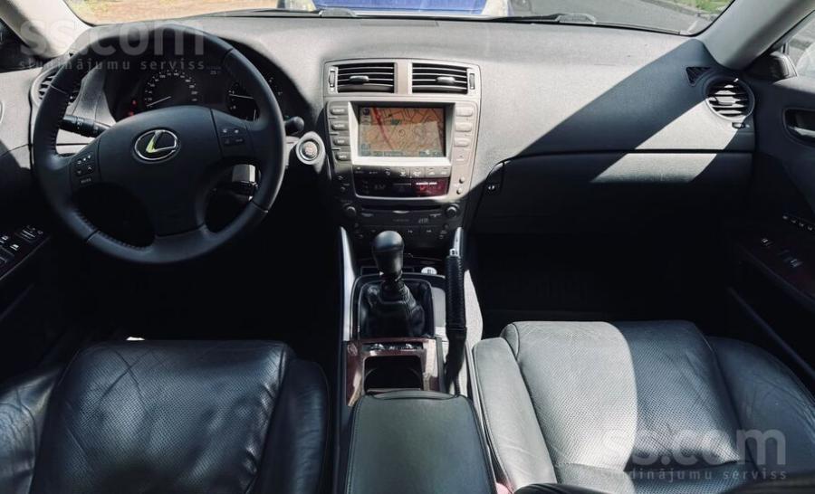 Pelēks Lexus IS 2006 Rīga, ar dzinēja tilpumu 2.20 L un nobraukumu 295 tūkst. km par 2700 €, foto 6 vietnē AUTOMOTO.COM.LV