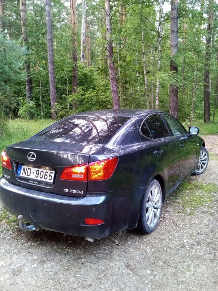 Grey Lexus IS 2006 in Daugavpils, with an engine capacity of 2.20 L and mileage of 0 thousand km for 2180 €, photo 9 on AUTOMOTO.COM.LV