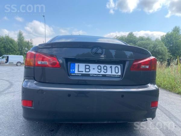 Pelēks Lexus IS 2006 Rēzekne, ar dzinēja tilpumu 2.20 L un nobraukumu 377 tūkst. km par 3400 €, foto 4 vietnē AUTOMOTO.COM.LV