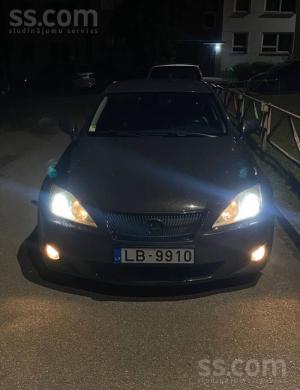 Grey Lexus IS 2006 in Rezekne, with an engine capacity of 2.20 L and mileage of 377 thousand km for 3400 €, photo 7 on AUTOMOTO.COM.LV