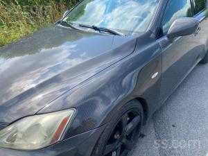 Grey Lexus IS 2006 in Rezekne, with an engine capacity of 2.20 L and mileage of 377 thousand km for 3400 €, photo 9 on AUTOMOTO.COM.LV