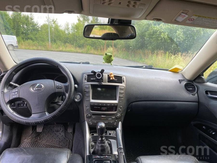 Grey Lexus IS 2006 in Rezekne, with an engine capacity of 2.20 L and mileage of 377 thousand km for 3400 €, photo 12 on AUTOMOTO.COM.LV