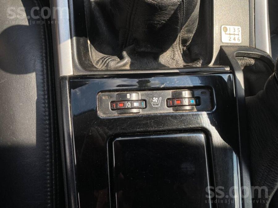 Grey Lexus IS 2006 in Rezekne, with an engine capacity of 2.20 L and mileage of 377 thousand km for 3400 €, photo 14 on AUTOMOTO.COM.LV