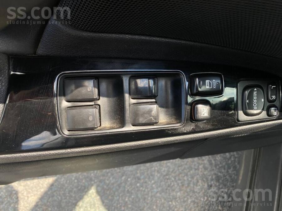 Grey Lexus IS 2006 in Rezekne, with an engine capacity of 2.20 L and mileage of 377 thousand km for 3400 €, photo 16 on AUTOMOTO.COM.LV