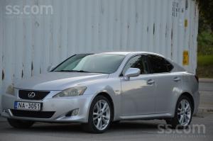 Grey Lexus IS 2006 in Tukums, with an engine capacity of 2.20 L and mileage of 327 thousand km for 2490 €, photo 5 on AUTOMOTO.COM.LV