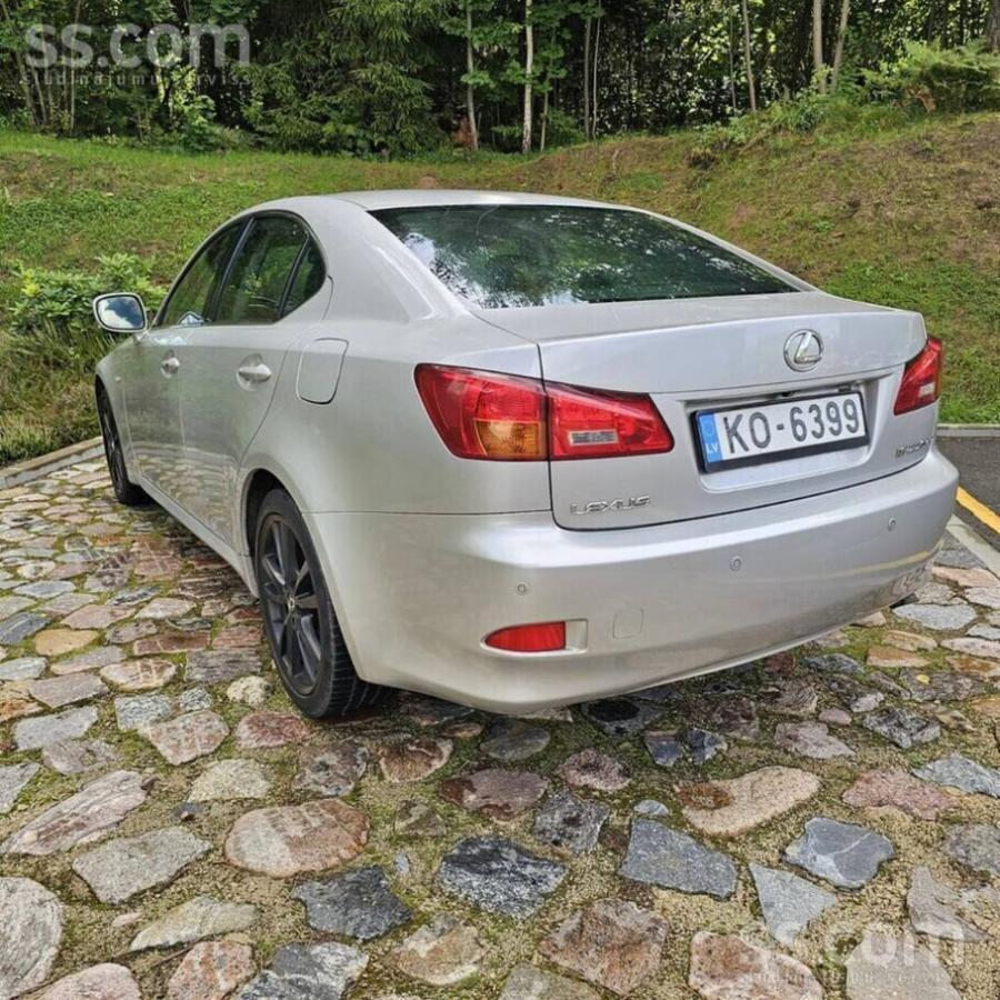 Pelēks Lexus IS 2006 Rīga, ar dzinēja tilpumu 2.20 L un nobraukumu 346 tūkst. km par 2450 €, foto 6 vietnē AUTOMOTO.COM.LV