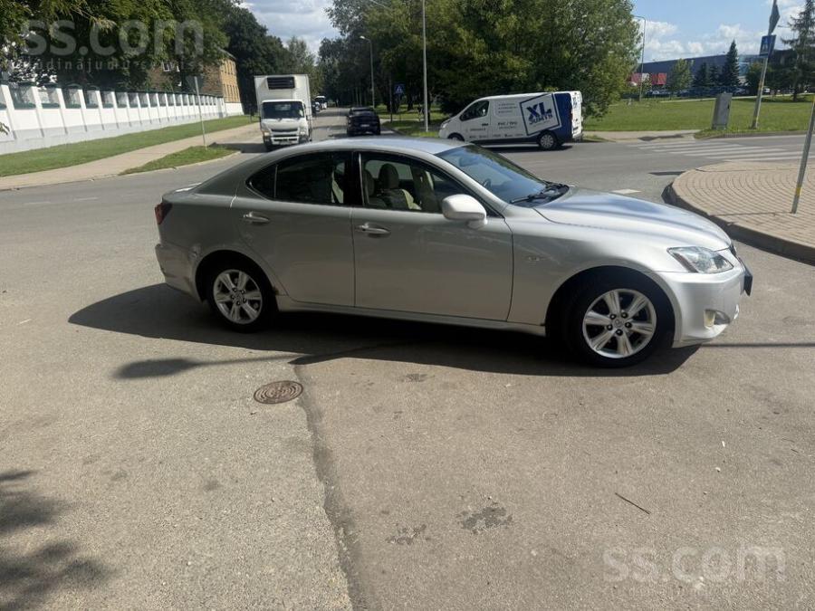 Pelēks Lexus IS 2006 Rīga, ar dzinēja tilpumu 2.50 L un nobraukumu 253 tūkst. km par 2800 €, foto 3 vietnē AUTOMOTO.COM.LV