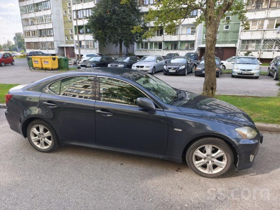 Pelēks Lexus IS 2006 Rīga, ar dzinēja tilpumu 2.50 L un nobraukumu 113 tūkst. km par 6400 €, foto 4 vietnē AUTOMOTO.COM.LV