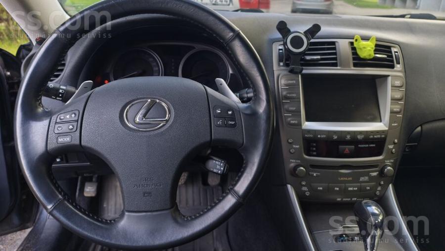 Pelēks Lexus IS 2006 Rīga, ar dzinēja tilpumu 2.50 L un nobraukumu 113 tūkst. km par 6400 €, foto 9 vietnē AUTOMOTO.COM.LV
