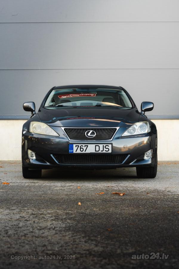 Grey Lexus IS 2006 in Keila, with an engine capacity of 2.20 L and mileage of 372 thousand km for 3000 €, photo 4 on AUTOMOTO.COM.LV