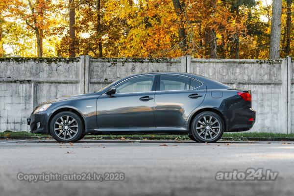 Grey Lexus IS 2006 in Keila, with an engine capacity of 2.20 L and mileage of 372 thousand km for 3000 €, photo 7 on AUTOMOTO.COM.LV