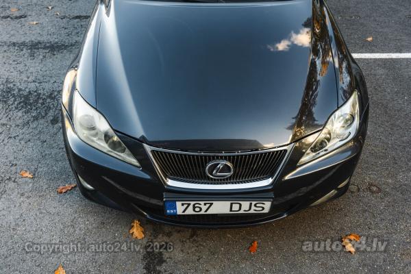 Grey Lexus IS 2006 in Keila, with an engine capacity of 2.20 L and mileage of 372 thousand km for 3000 €, photo 9 on AUTOMOTO.COM.LV