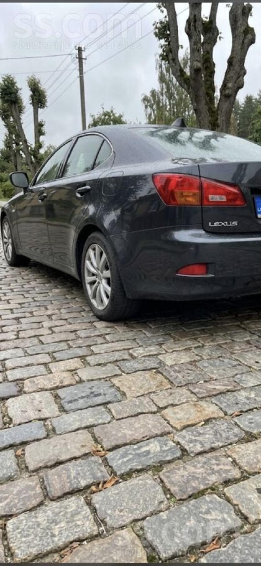 Pelēks Lexus IS 2006 Valmiera, ar dzinēja tilpumu 2.20 L un nobraukumu 306 tūkst. km par 3400 €, foto 3 vietnē AUTOMOTO.COM.LV