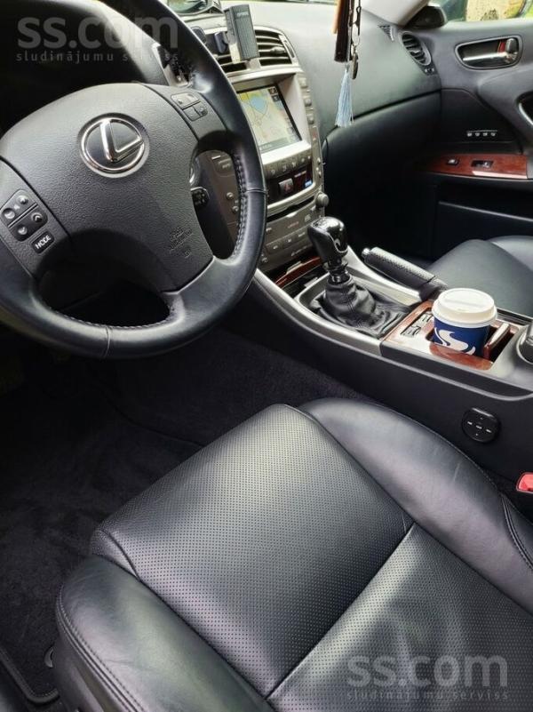 Pelēks Lexus IS 2006 Valmiera, ar dzinēja tilpumu 2.20 L un nobraukumu 306 tūkst. km par 3400 €, foto 5 vietnē AUTOMOTO.COM.LV