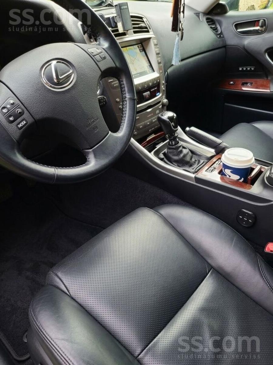 Pelēks Lexus IS 2006 Valmiera, ar dzinēja tilpumu 2.20 L un nobraukumu 306 tūkst. km par 3400 €, foto 5 vietnē AUTOMOTO.COM.LV