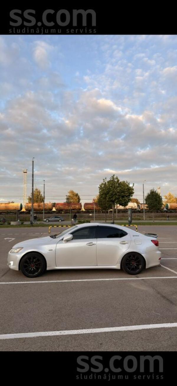 Lexus IS 2006 Rīga vietnē Pelēks Lexus IS 2006 Rīga, ar dzinēja tilpumu 2.50 L un nobraukumu 336 tūkst. km par 6500 €, foto 4 vietnē AUTOMOTO.COM.LV