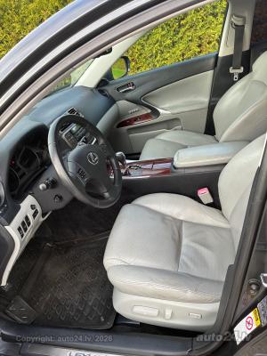 Grey Lexus IS 2006 in Tallinn, with an engine capacity of 2.50 L and mileage of 386 thousand km for 3250 €, photo 12 on AUTOMOTO.COM.LV
