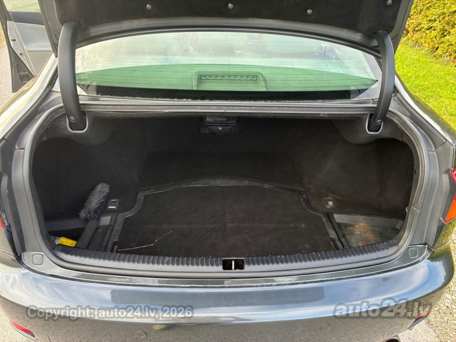 Grey Lexus IS 2006 in Tallinn, with an engine capacity of 2.50 L and mileage of 386 thousand km for 3250 €, photo 14 on AUTOMOTO.COM.LV