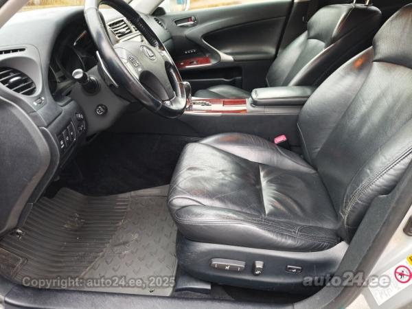 Pelēks Lexus IS 2007 Tallina, ar dzinēja tilpumu 2.50 L un nobraukumu 338 tūkst. km par 3499 €, foto 11 vietnē AUTOMOTO.COM.LV