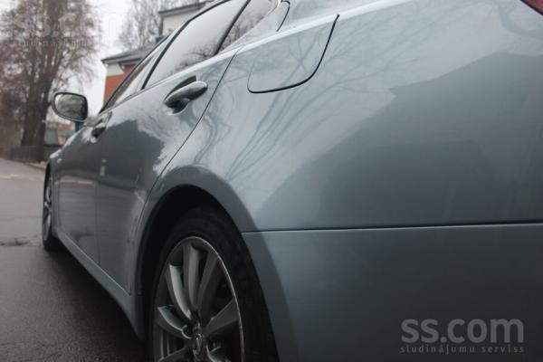 Grey Lexus IS 2007 in Riga, with an engine capacity of 2.20 L and mileage of 280 thousand km for 2999 €, photo 9 on AUTOMOTO.COM.LV