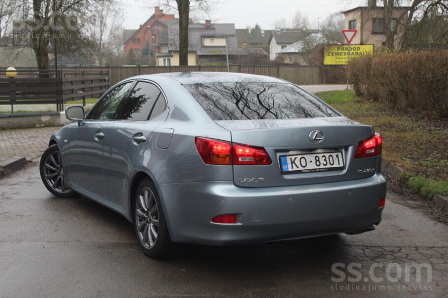 Grey Lexus IS 2007 in Riga, with an engine capacity of 2.20 L and mileage of 280 thousand km for 2999 €, photo 3 on AUTOMOTO.COM.LV