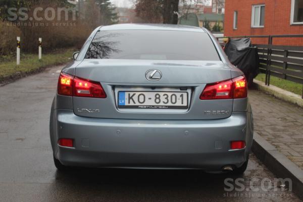 Grey Lexus IS 2007 in Riga, with an engine capacity of 2.20 L and mileage of 280 thousand km for 2999 €, photo 8 on AUTOMOTO.COM.LV