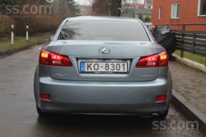 Grey Lexus IS 2007 in Riga, with an engine capacity of 2.20 L and mileage of 280 thousand km for 2999 €, photo 8 on AUTOMOTO.COM.LV