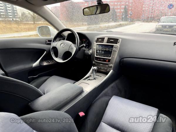 Grey Lexus IS 2007 in Tallinn, with an engine capacity of 2.50 L and mileage of 257 thousand km for 3999 €, photo 11 on AUTOMOTO.COM.LV