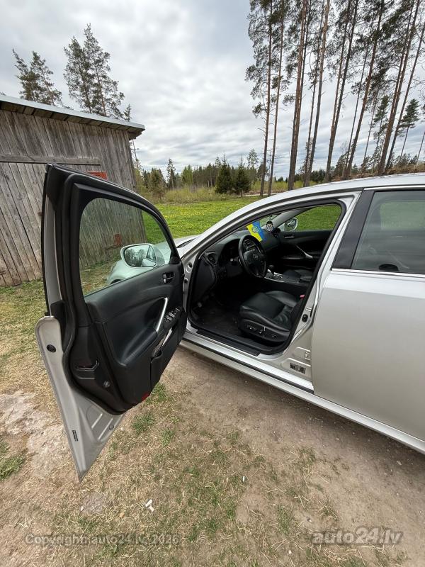 Pelēks Lexus IS 2007 Elva, ar dzinēja tilpumu 2.50 L un nobraukumu 350 tūkst. km par 3500 €, foto 5 vietnē AUTOMOTO.COM.LV
