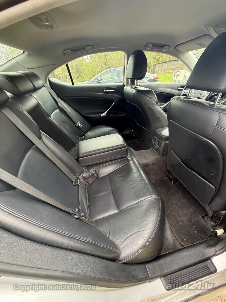 Pelēks Lexus IS 2007 Elva, ar dzinēja tilpumu 2.50 L un nobraukumu 350 tūkst. km par 3500 €, foto 16 vietnē AUTOMOTO.COM.LV