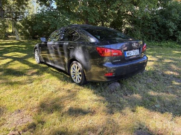 Grey Lexus IS 2007 in Riga, with an engine capacity of 2.20 L and mileage of 230 thousand km for 4600 €, photo 3 on AUTOMOTO.COM.LV