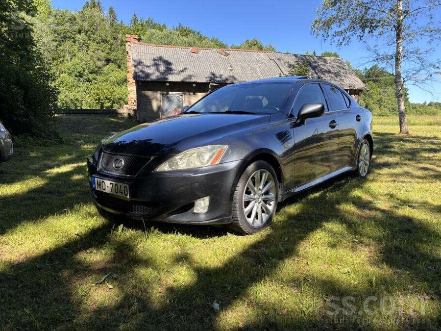 Grey Lexus IS 2007 in Riga, with an engine capacity of 2.20 L and mileage of 230 thousand km for 4600 €, photo 3 on AUTOMOTO.COM.LV