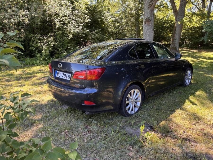 Grey Lexus IS 2007 in Riga, with an engine capacity of 2.20 L and mileage of 230 thousand km for 4600 €, photo 5 on AUTOMOTO.COM.LV