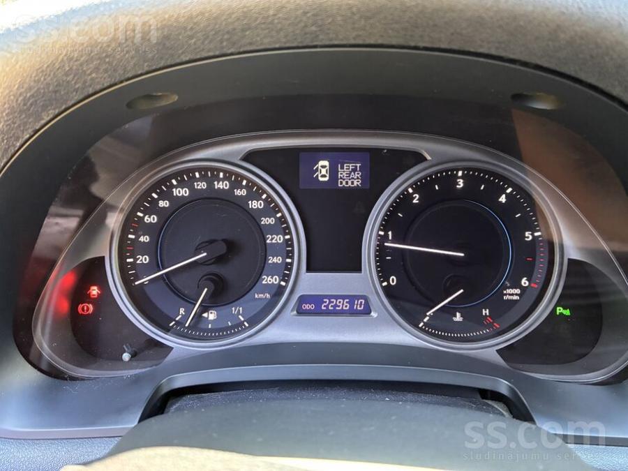 Grey Lexus IS 2007 in Riga, with an engine capacity of 2.20 L and mileage of 230 thousand km for 4600 €, photo 8 on AUTOMOTO.COM.LV