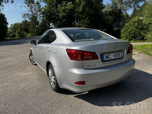 Grey Lexus IS 2007 in Cesis, with an engine capacity of 2.00 L and mileage of 351 thousand km for 2000 €, photo 2 on AUTOMOTO.COM.LV