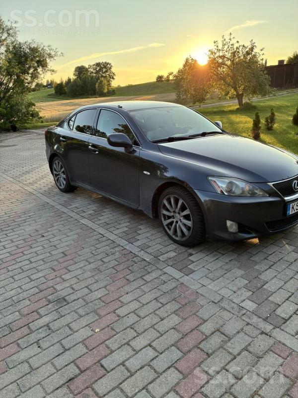 Pelēks Lexus IS 2007 Rīga, ar dzinēja tilpumu 2.50 L un nobraukumu 234 tūkst. km par 3150 €, foto 3 vietnē AUTOMOTO.COM.LV