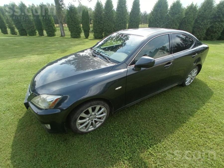 Grey Lexus IS 2007 in Rezekne, with an engine capacity of 2.20 L and mileage of 306 thousand km for 4500 €, photo 1 on AUTOMOTO.COM.LV