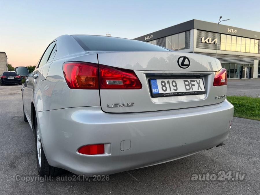 Pelēks Lexus IS 2007 Narva, ar dzinēja tilpumu 2.20 L un nobraukumu 285 tūkst. km par 2499 €, foto 14 vietnē AUTOMOTO.COM.LV
