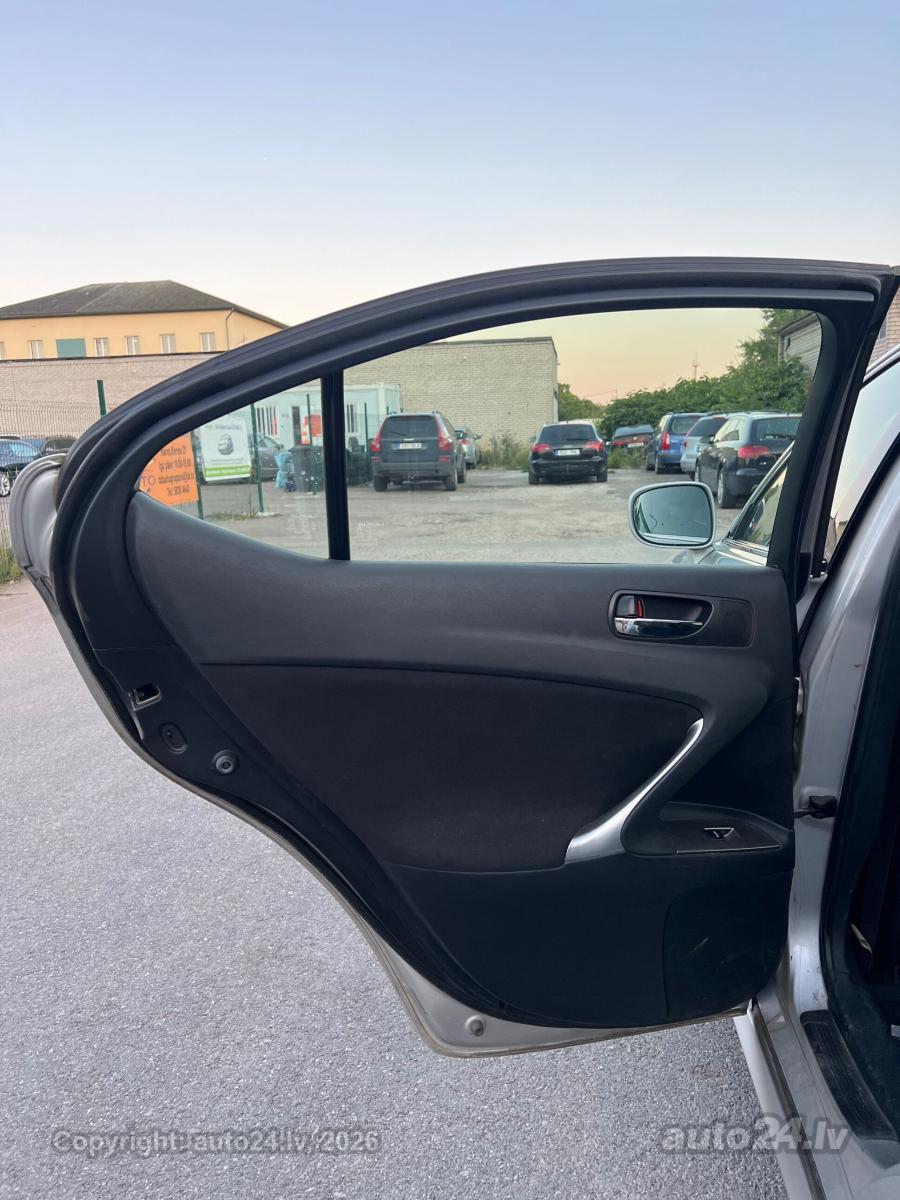 Pelēks Lexus IS 2007 Narva, ar dzinēja tilpumu 2.20 L un nobraukumu 285 tūkst. km par 2499 €, foto 18 vietnē AUTOMOTO.COM.LV
