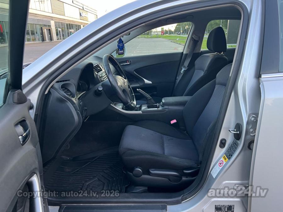 Pelēks Lexus IS 2007 Narva, ar dzinēja tilpumu 2.20 L un nobraukumu 285 tūkst. km par 2499 €, foto 21 vietnē AUTOMOTO.COM.LV
