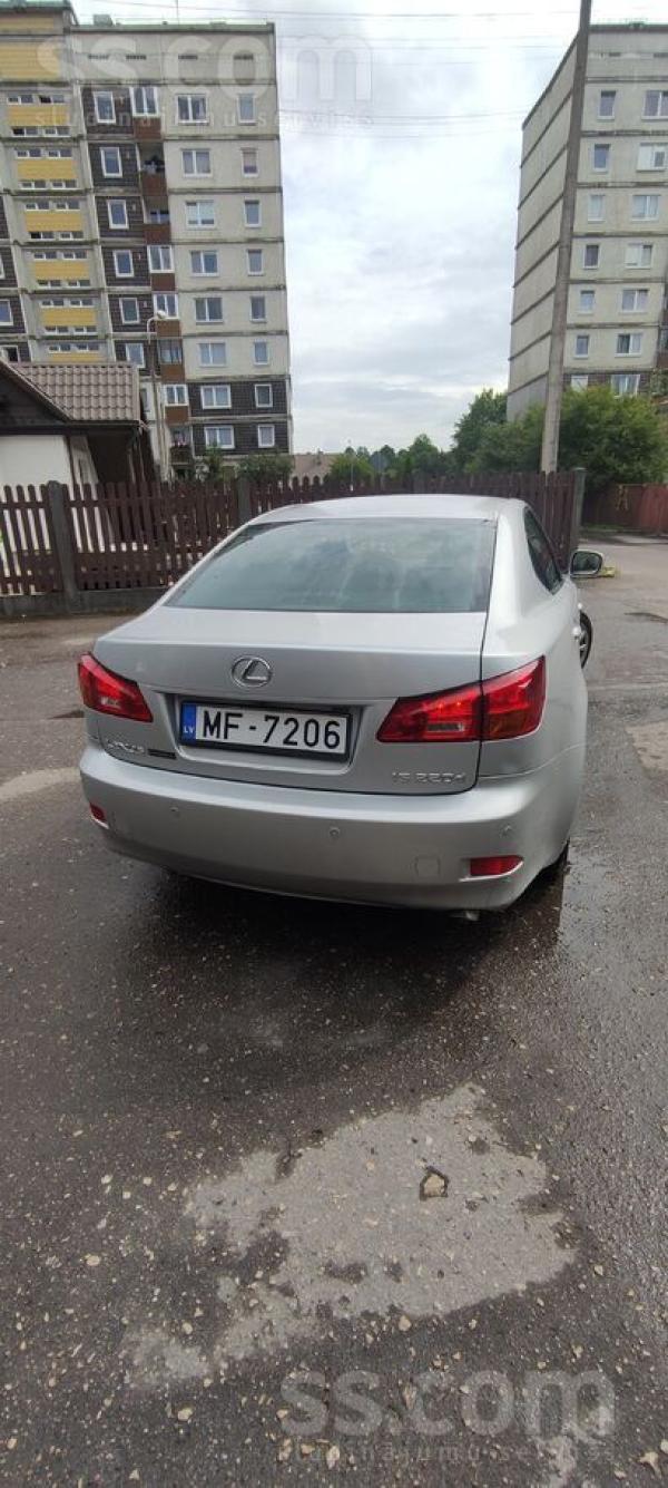 Grey Lexus IS 2007 in Riga, with an engine capacity of 2.20 L and mileage of 405 thousand km for 1450 €, photo 3 on AUTOMOTO.COM.LV