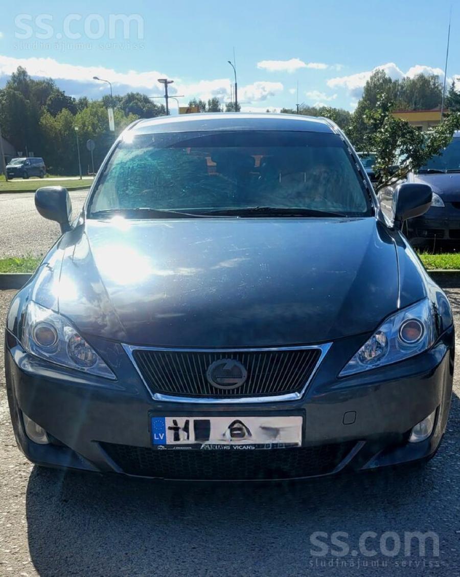 Grey Lexus IS 2007 in Preili, with an engine capacity of 2.20 L and mileage of 270 thousand km for 3000 €, photo 1 on AUTOMOTO.COM.LV