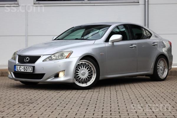 Grey Lexus IS 2007 in Riga, with an engine capacity of 2.20 L and mileage of 267 thousand km for 2995 €, photo 1 on AUTOMOTO.COM.LV