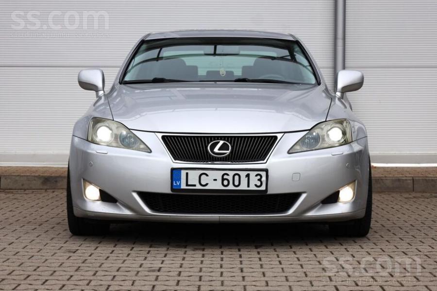 Grey Lexus IS 2007 in Riga, with an engine capacity of 2.20 L and mileage of 267 thousand km for 2995 €, photo 5 on AUTOMOTO.COM.LV