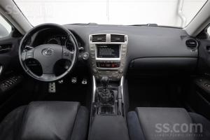 Grey Lexus IS 2007 in Riga, with an engine capacity of 2.20 L and mileage of 267 thousand km for 2995 €, photo 8 on AUTOMOTO.COM.LV