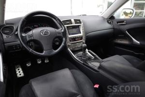 Grey Lexus IS 2007 in Riga, with an engine capacity of 2.20 L and mileage of 267 thousand km for 2995 €, photo 9 on AUTOMOTO.COM.LV