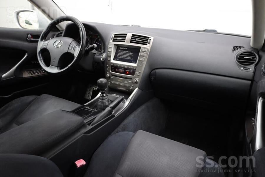 Grey Lexus IS 2007 in Riga, with an engine capacity of 2.20 L and mileage of 267 thousand km for 2995 €, photo 13 on AUTOMOTO.COM.LV