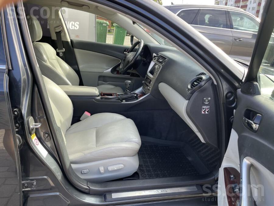 Pelēks Lexus IS 2007 Talsi, ar dzinēja tilpumu 2.20 L un nobraukumu 349 tūkst. km par 2700 €, foto 9 vietnē AUTOMOTO.COM.LV